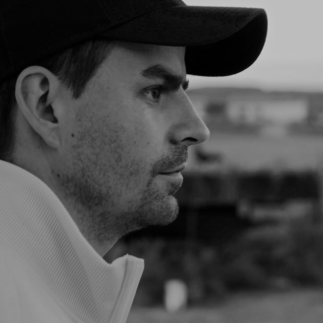 Neil Solomon - Director, Video Producer & Copywriter