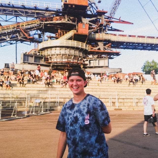 Sam Piek - Film Director & Video Editor