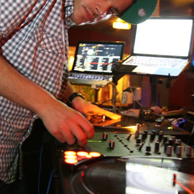 DJ ZeZe