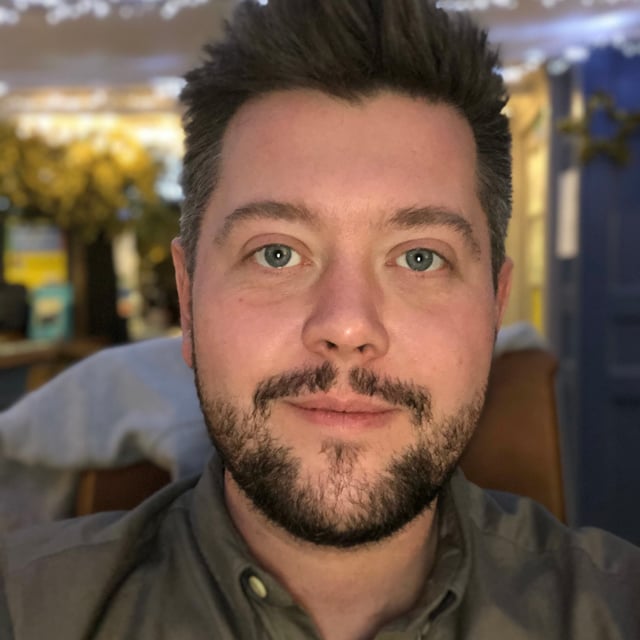 Aaron Gardner - Art Director, Graphic Designer & Motion Graphic Designer