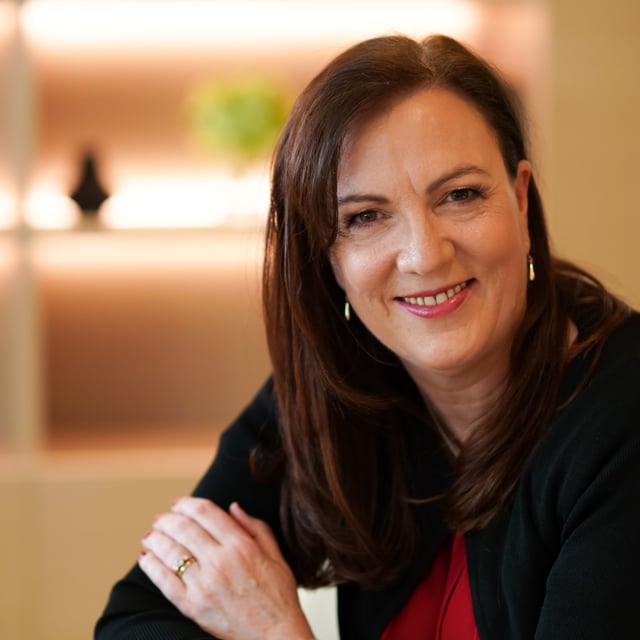 Fiona Robertson