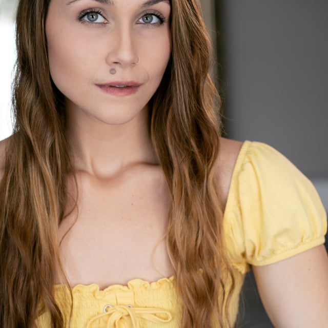 Eva Holliday