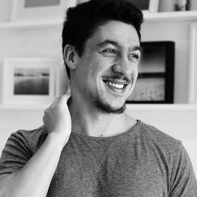 Made by Tiago - Motion Graphic Designer