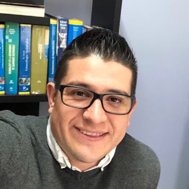 Dr. Alexander Álvarez González