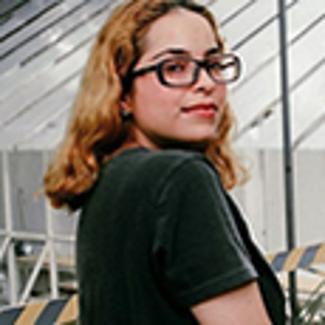 Mara Alonso - Filmmaker, Camera Operator & Photographer