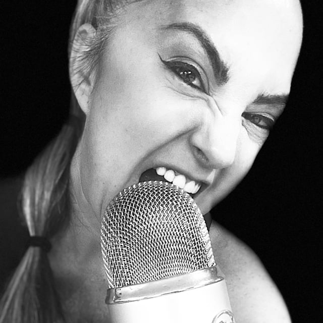LOLA - Voice Actor & Voiceover Artist