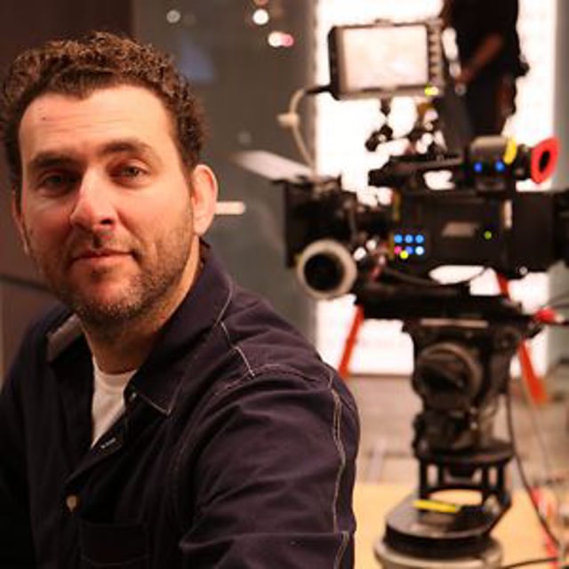 Ilan Sharone el Director