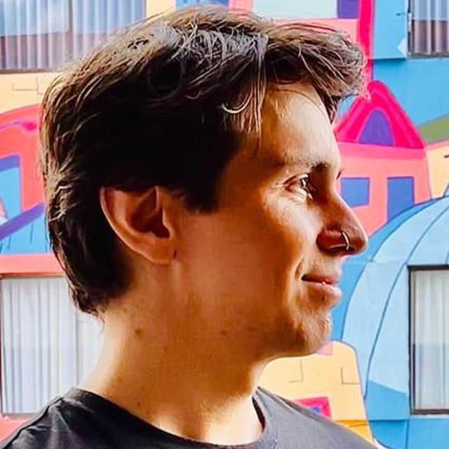 Rob Moya - Video Editor, Motion Graphic Designer & Creative Director