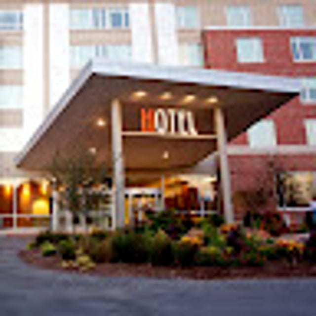 I Hotel & Illinois Conference Cn