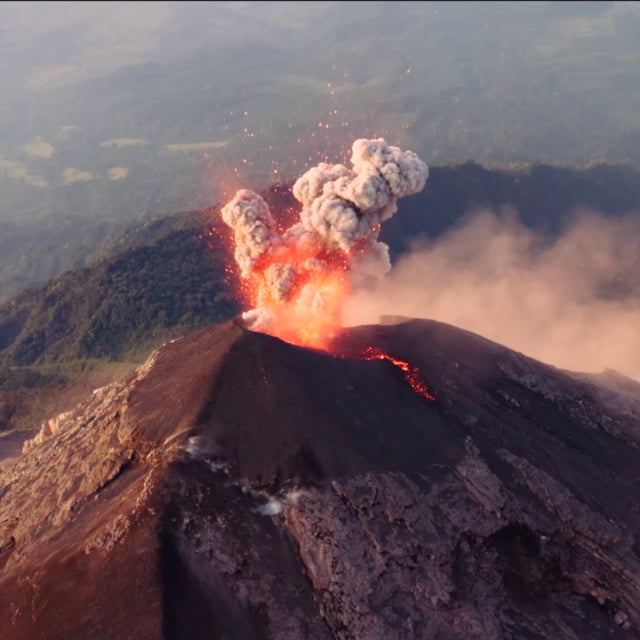 Alex Carignan - Volcano Médias - Cinematographer & Producer