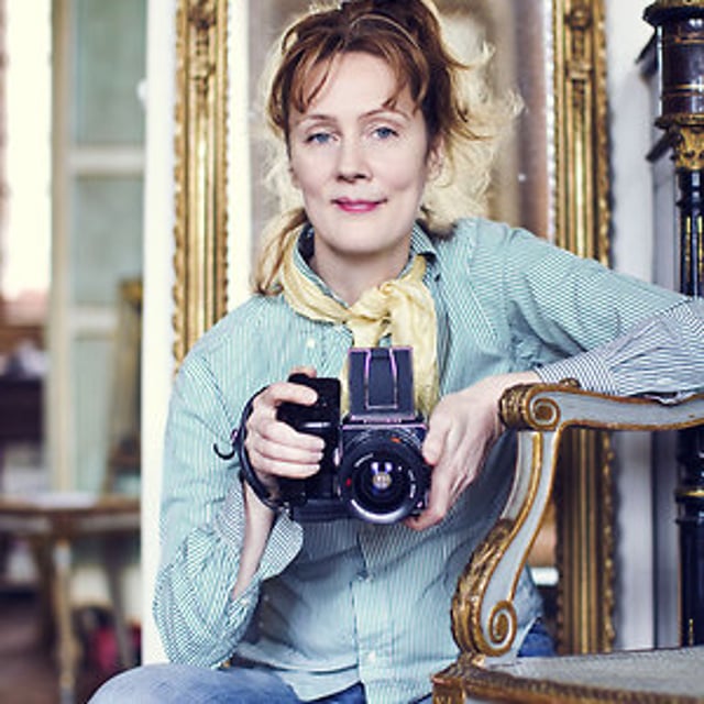 Iris Brosch - Film Director, Music Video Director & Creative Producer