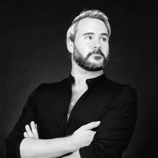 Mitch Lewis - Copywriter, Creative Director & Video Editor