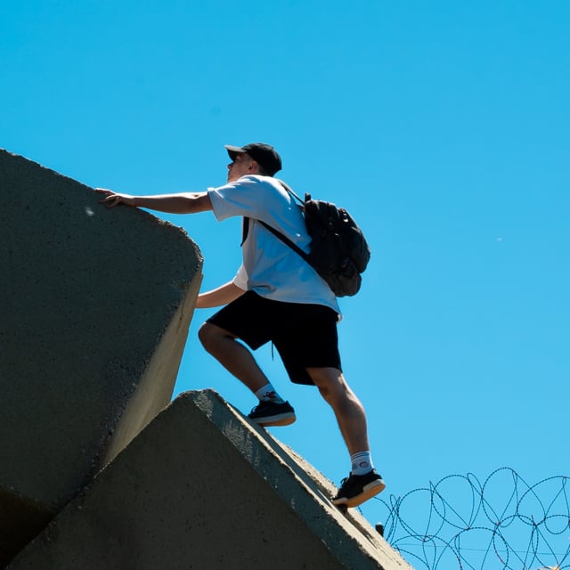 Jan Daniel - Filmmaker, Video Editor & Colorist