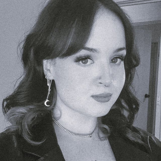 Nicole - Graphic Designer