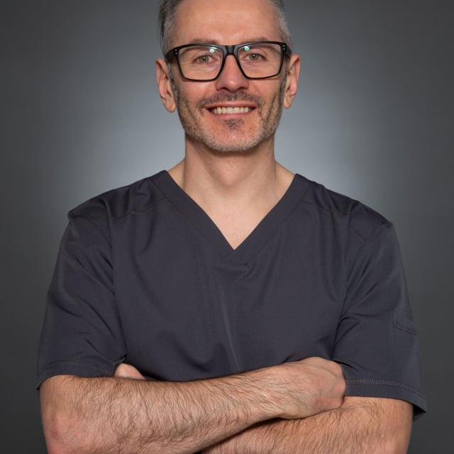 Dr Tim Pearce