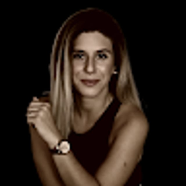 Prof. Clara Fernández - Director