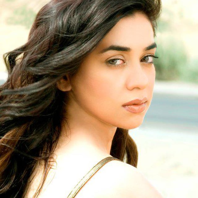 Komal Rizvi Official