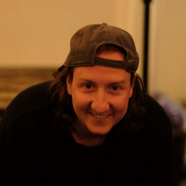 Simon Ryder - Director, Photographer & Camera Operator