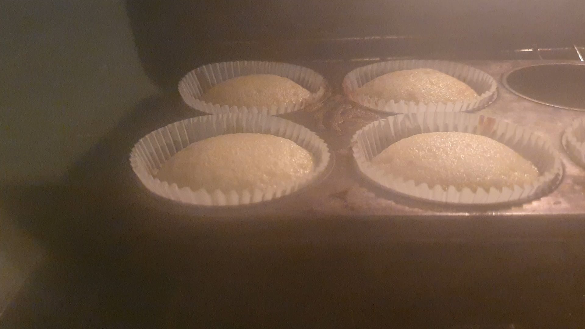 Cupcakes Rising on Vimeo