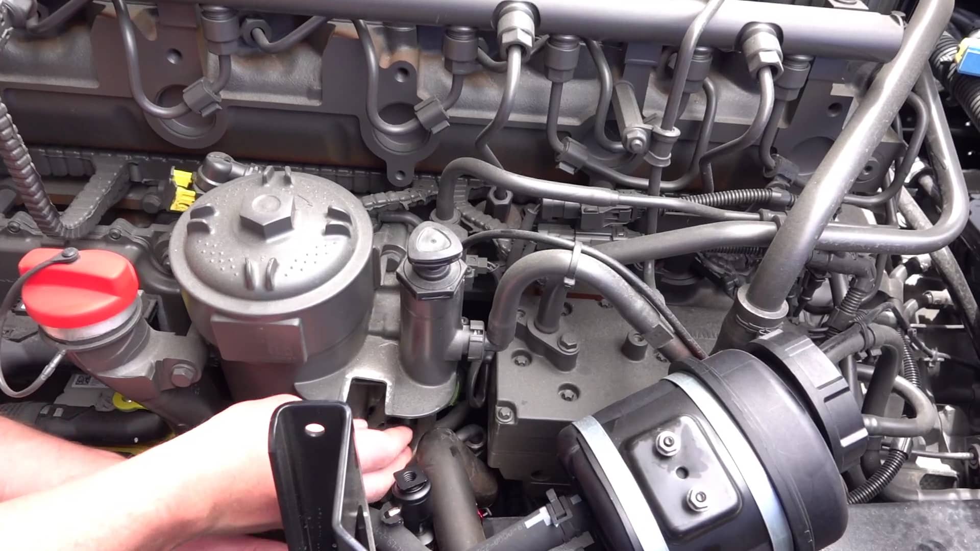 DAF Euro 6 Fuel Filter Replacement on Vimeo