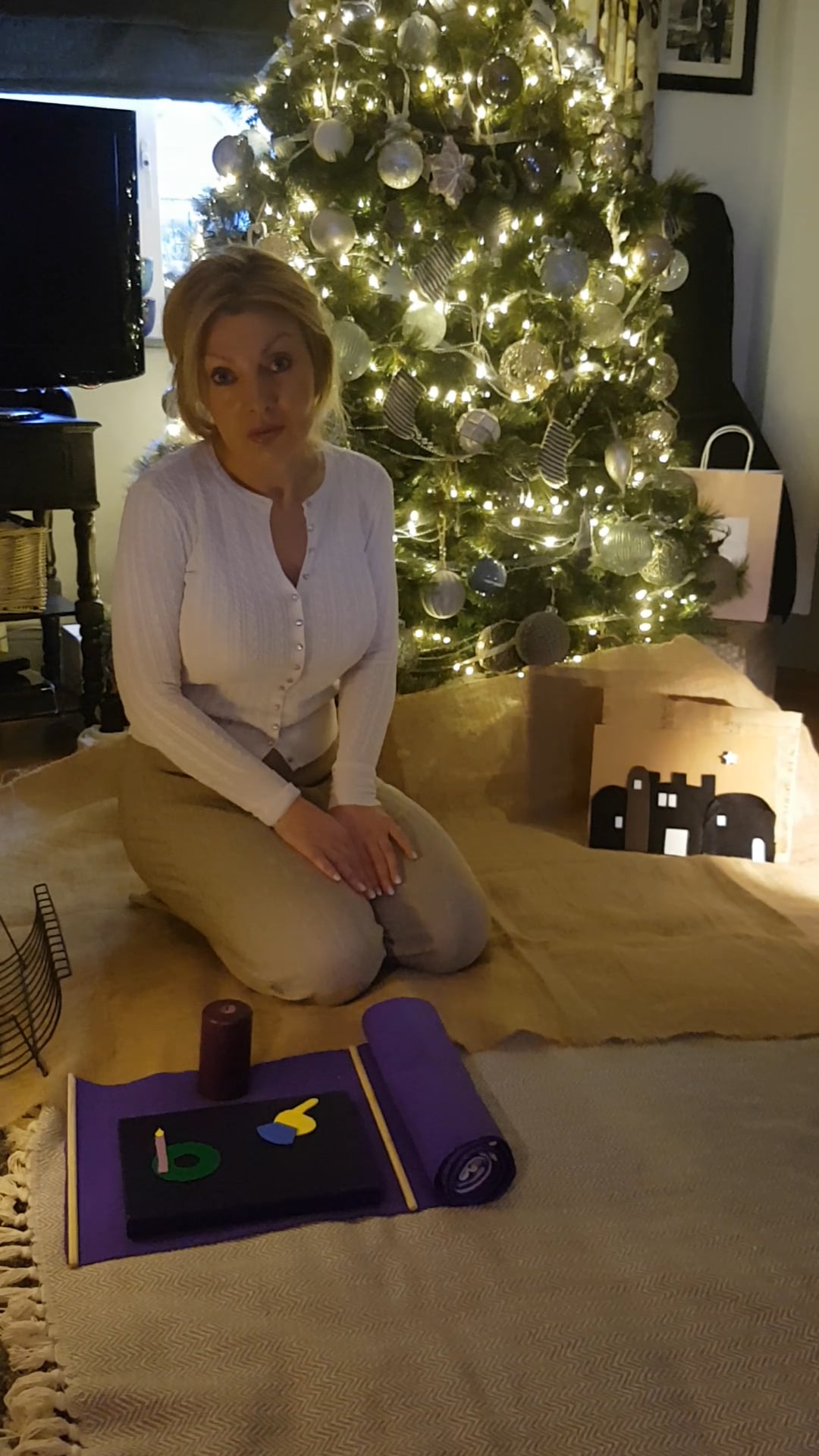 Sharon Collopy telling the Advent story part 1 on Vimeo