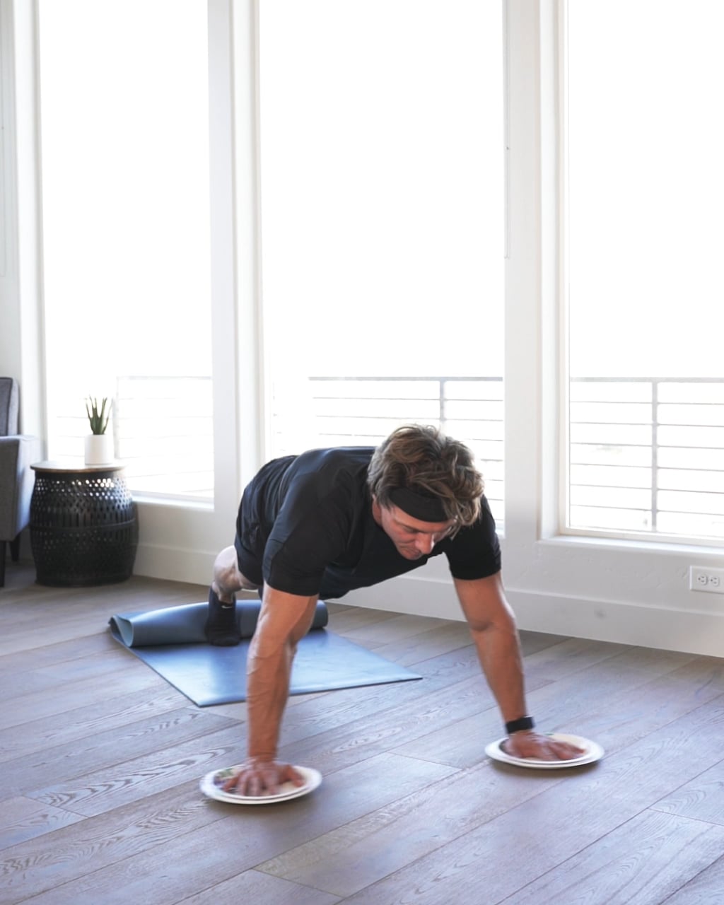 At Home - Sliding Push Up Flyes on Vimeo