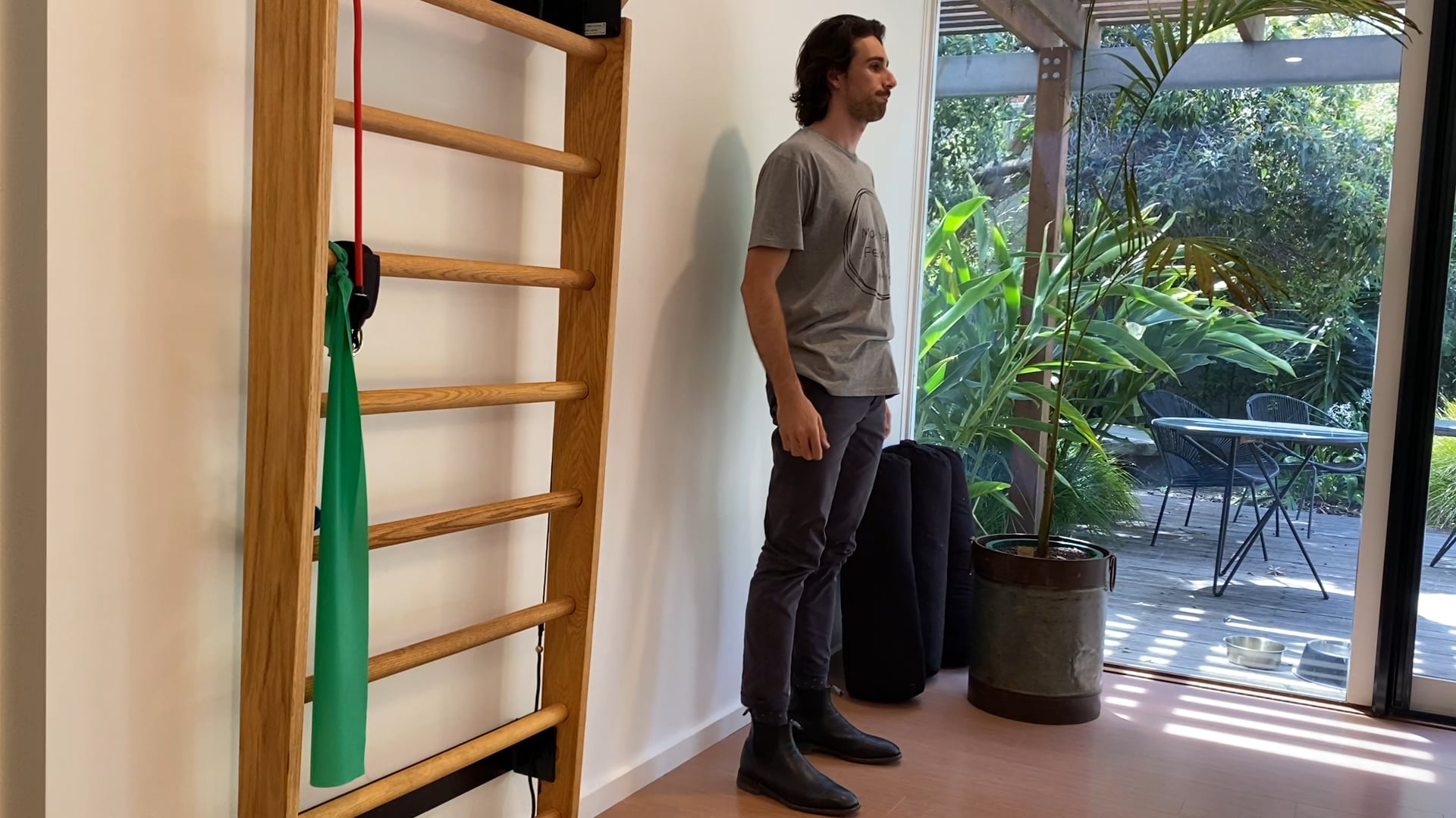 static wall squat on Vimeo