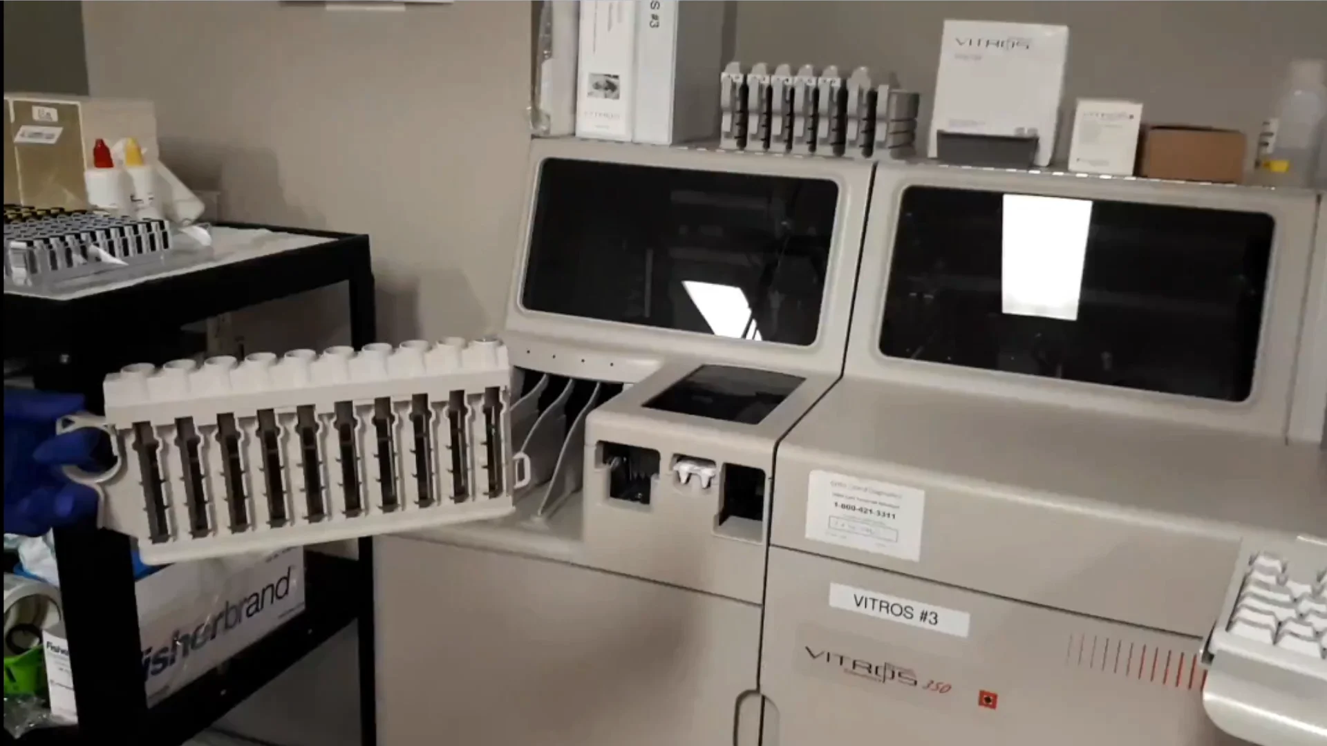 Vitros 350 - Loading Specimen Tray on Vimeo