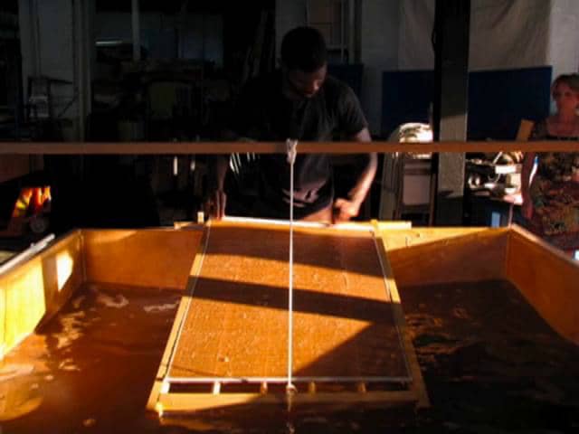Building the first Korean papermaking studio in the USA on Vimeo