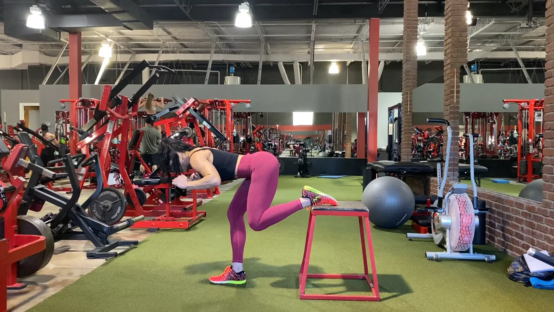 Tall box kickstand RDL