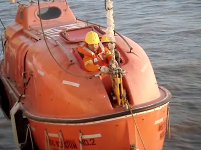 Recovering a Lifeboat with Recovery Strops and Hanging-off Pendants ...