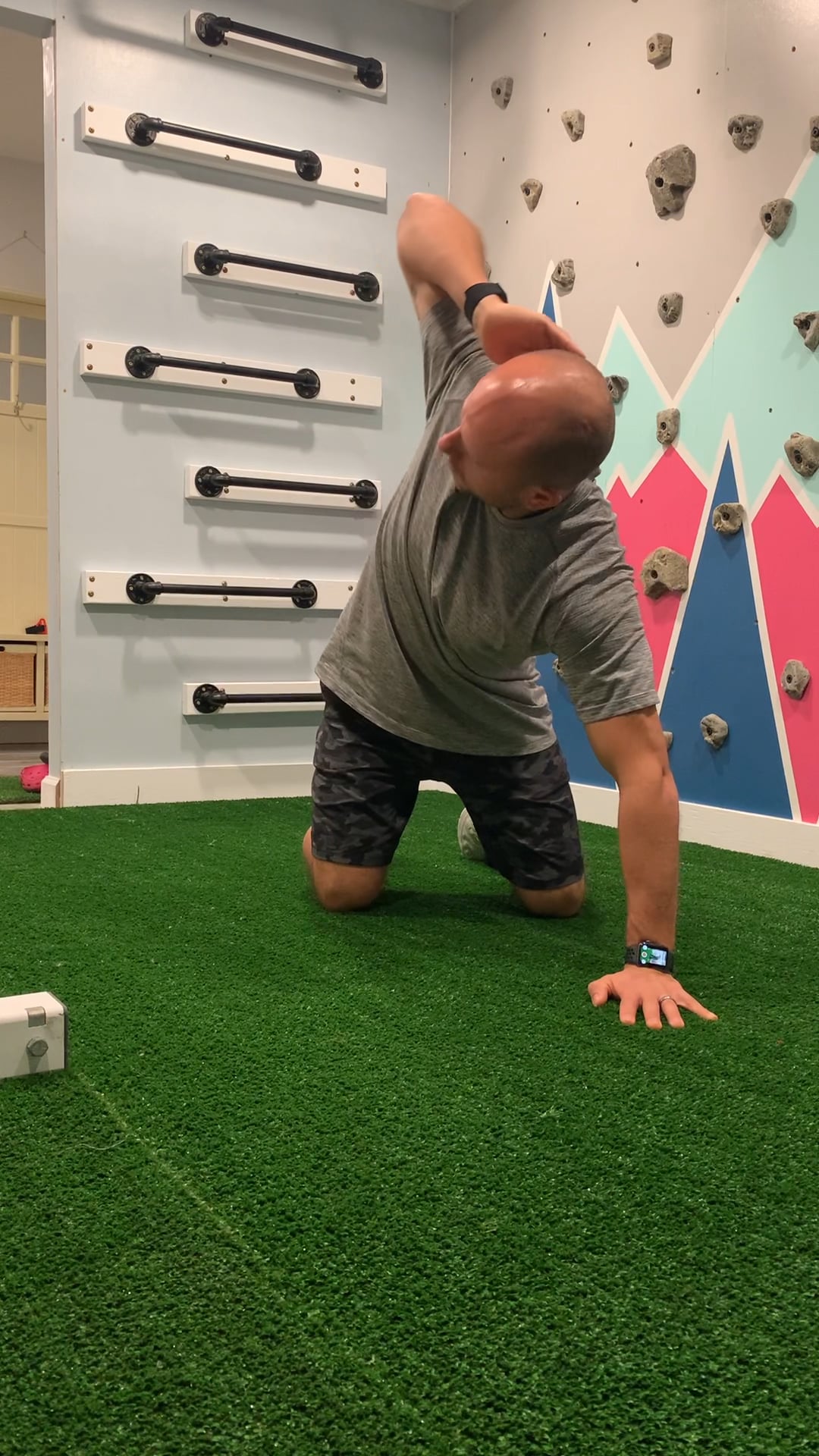 Reach unders on Vimeo