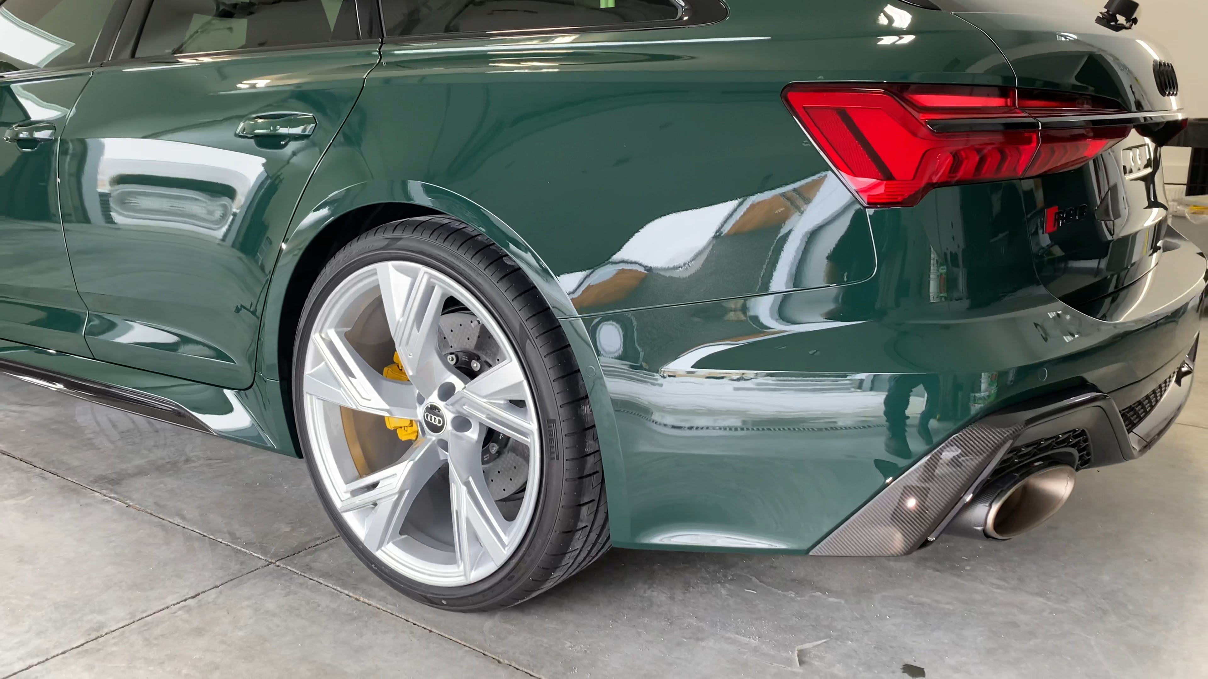 2021 Audi RS6 Avant in British Racing Green on Vimeo