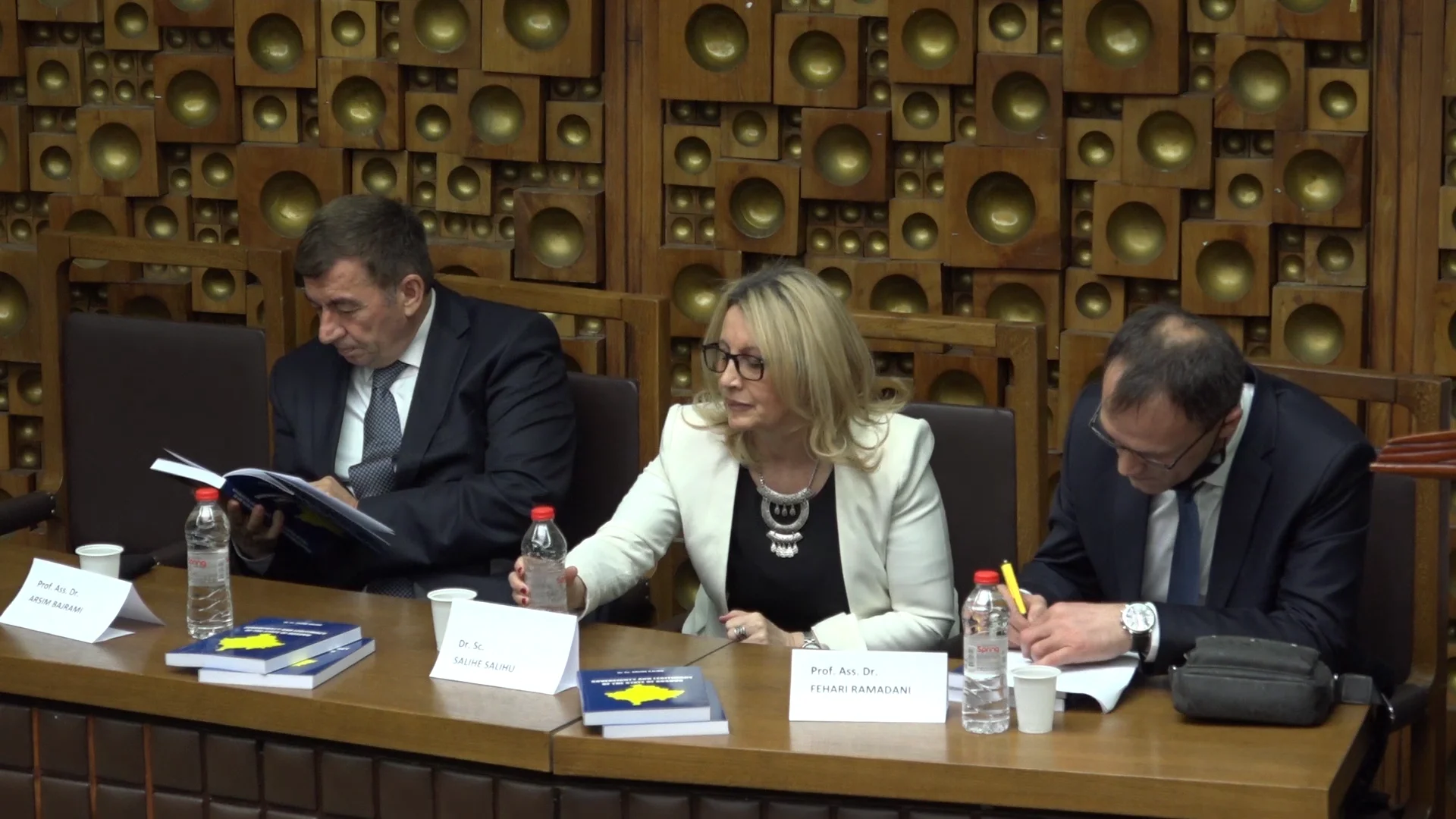 Promovohet libri “Sovraniteti dhe Legjitimiteti i Shtetit të Kosovës ...