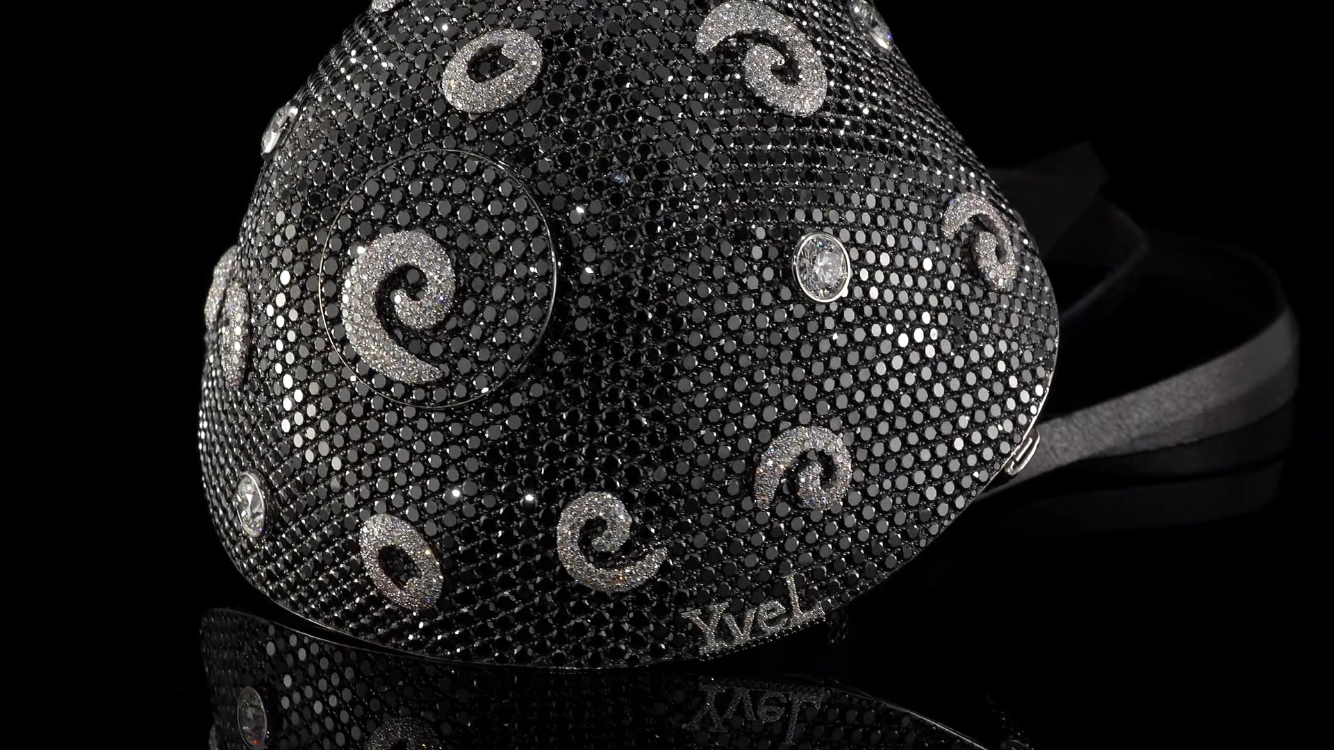 Diamond Mask Yvel Video on Vimeo
