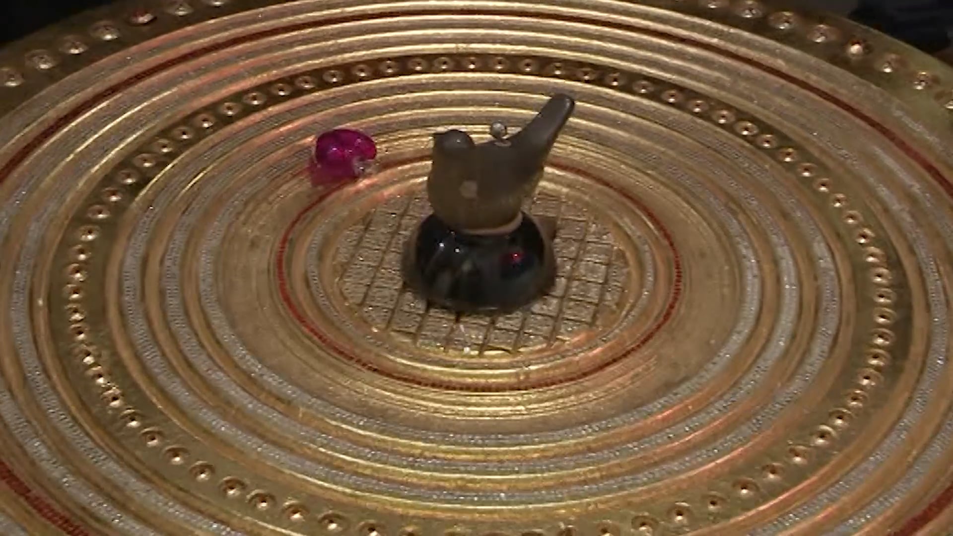 raga circles room panorama.mp4 on Vimeo