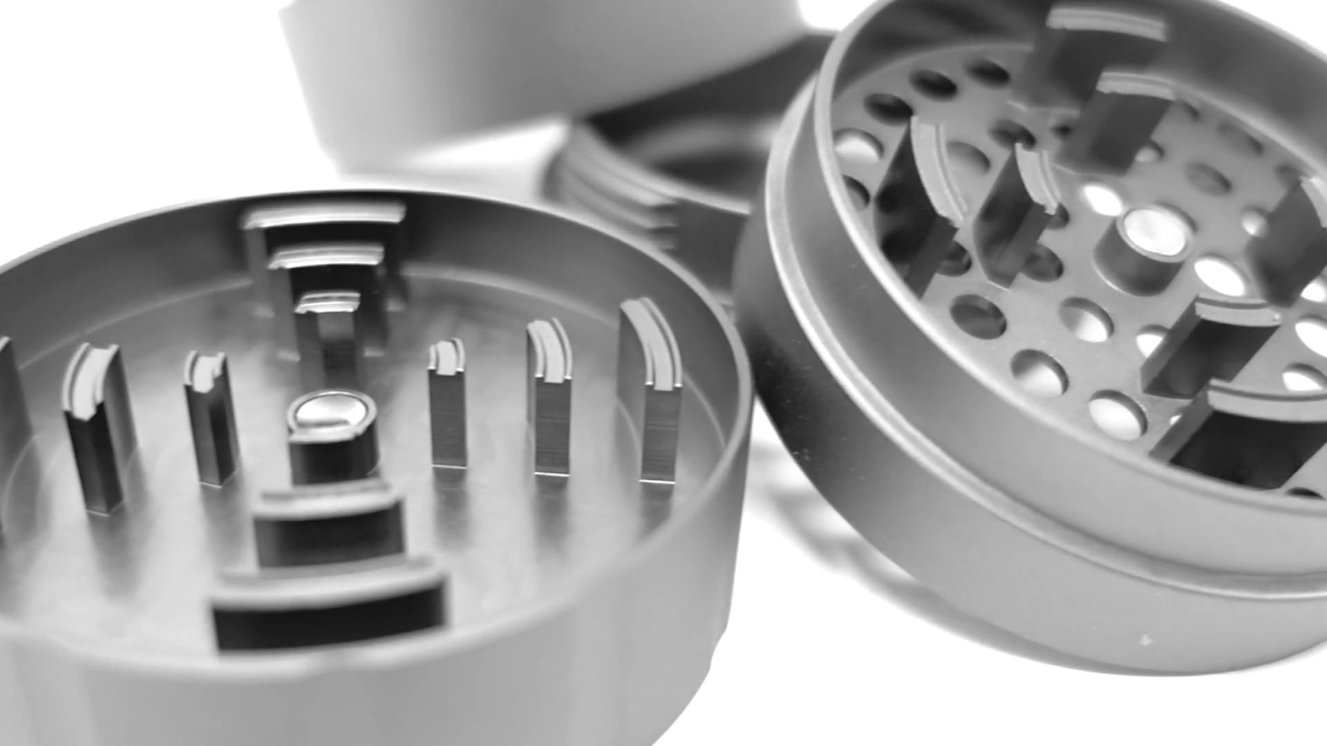 The Homegrown® Standard Quick Lock Grinder on Vimeo