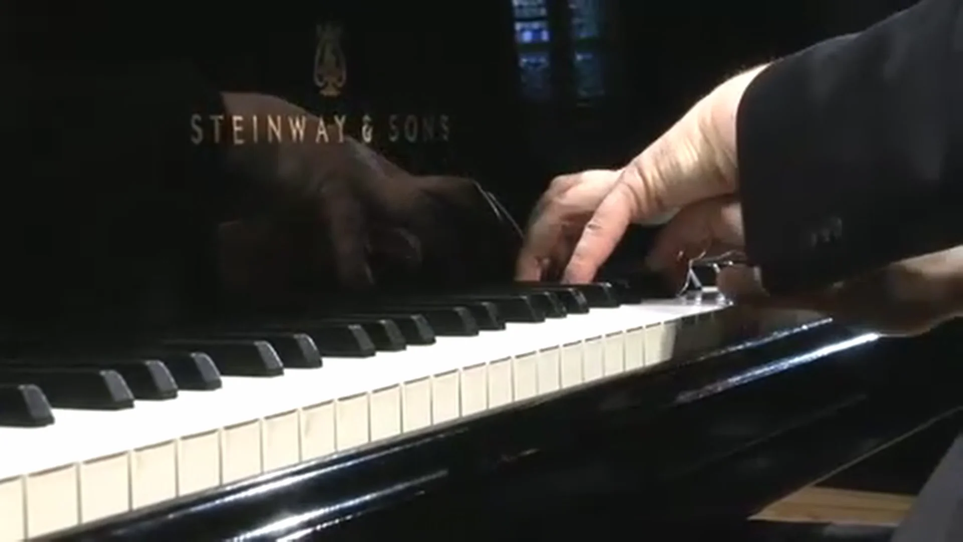 Jamie Syer, piano — Ondine on Vimeo