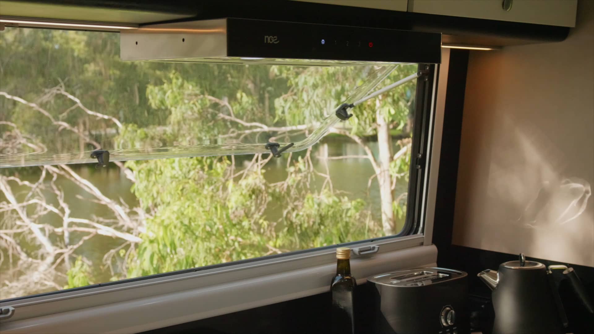 Kimberley Kampers - Kruiser E-Class Showcase - Luxury Caravan on Vimeo