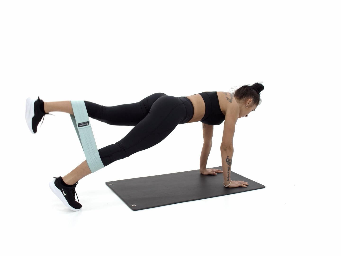 Plank alto con elevazione alternata delle gambe on Vimeo