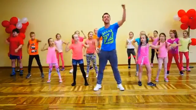 Zumba Kids (easy dance) - I like to move it