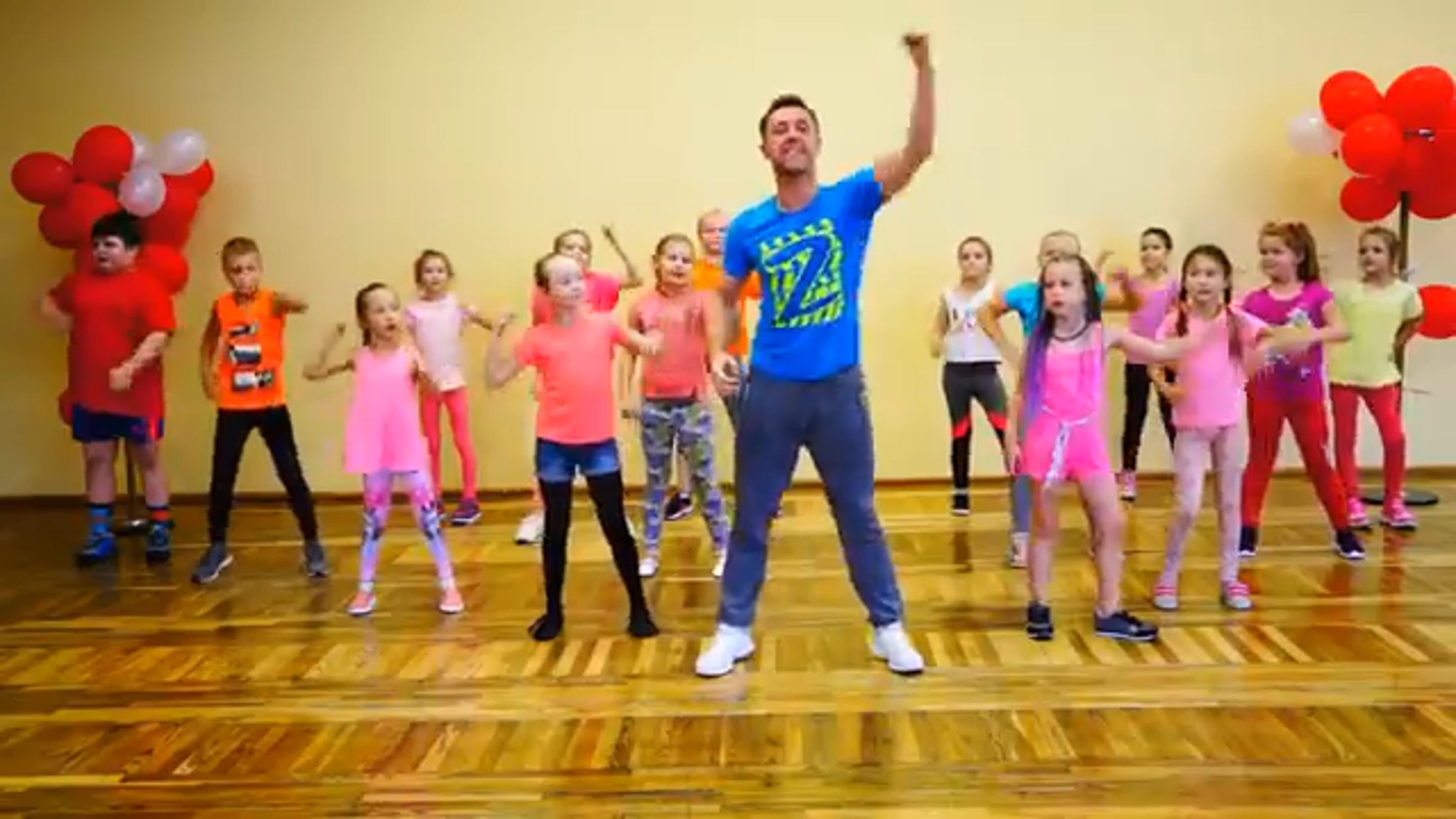 Zumba Kids (easy dance) - I like to move it