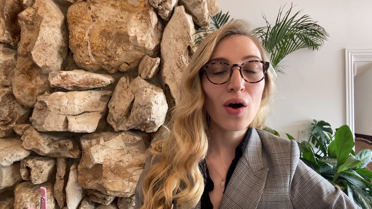 Cantorial Intern Sara Anderson | Kein Y'hi Ratzon by Elana Arian on Vimeo