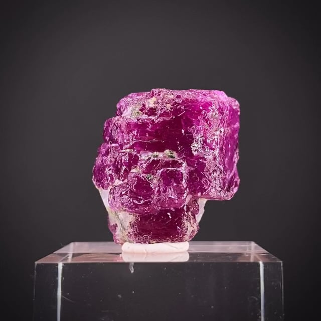 Corundum var. Ruby - LB-521 - Dattaw camp - Mandalay Region Mineral ...