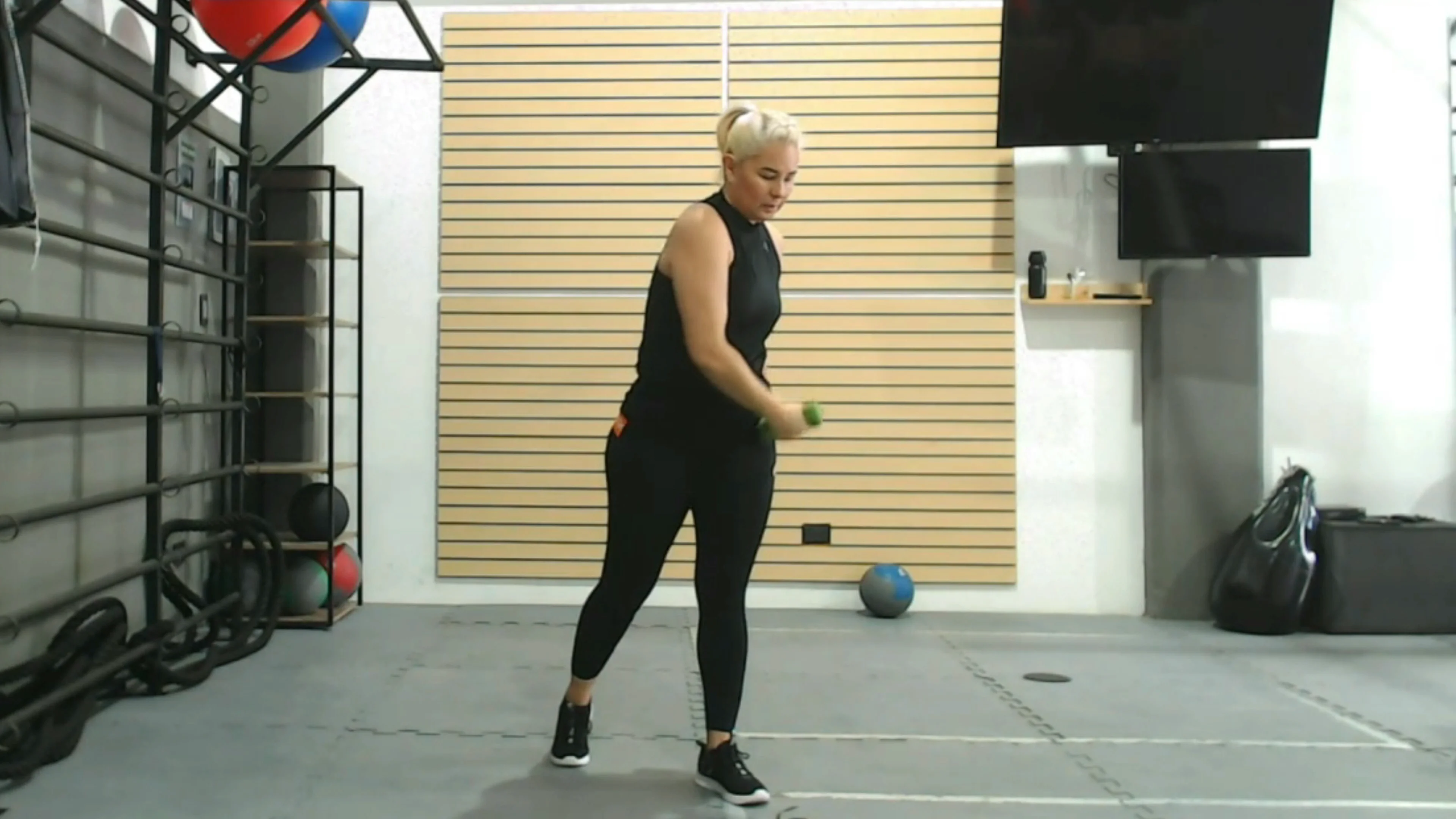 BIBLIOTECA DE EJERCICIOS - Fly elevacion a 1 mano on Vimeo