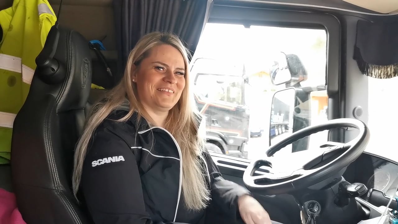 "Trucker-Prinzessin" Christina Scheib im Interview on Vimeo