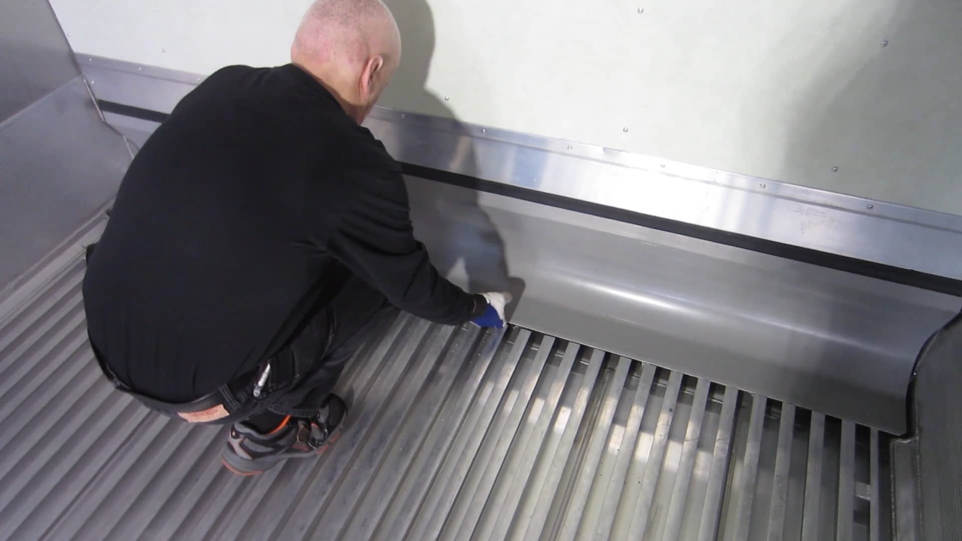 Replacing the baffle plate, hinge and retainer on Vimeo