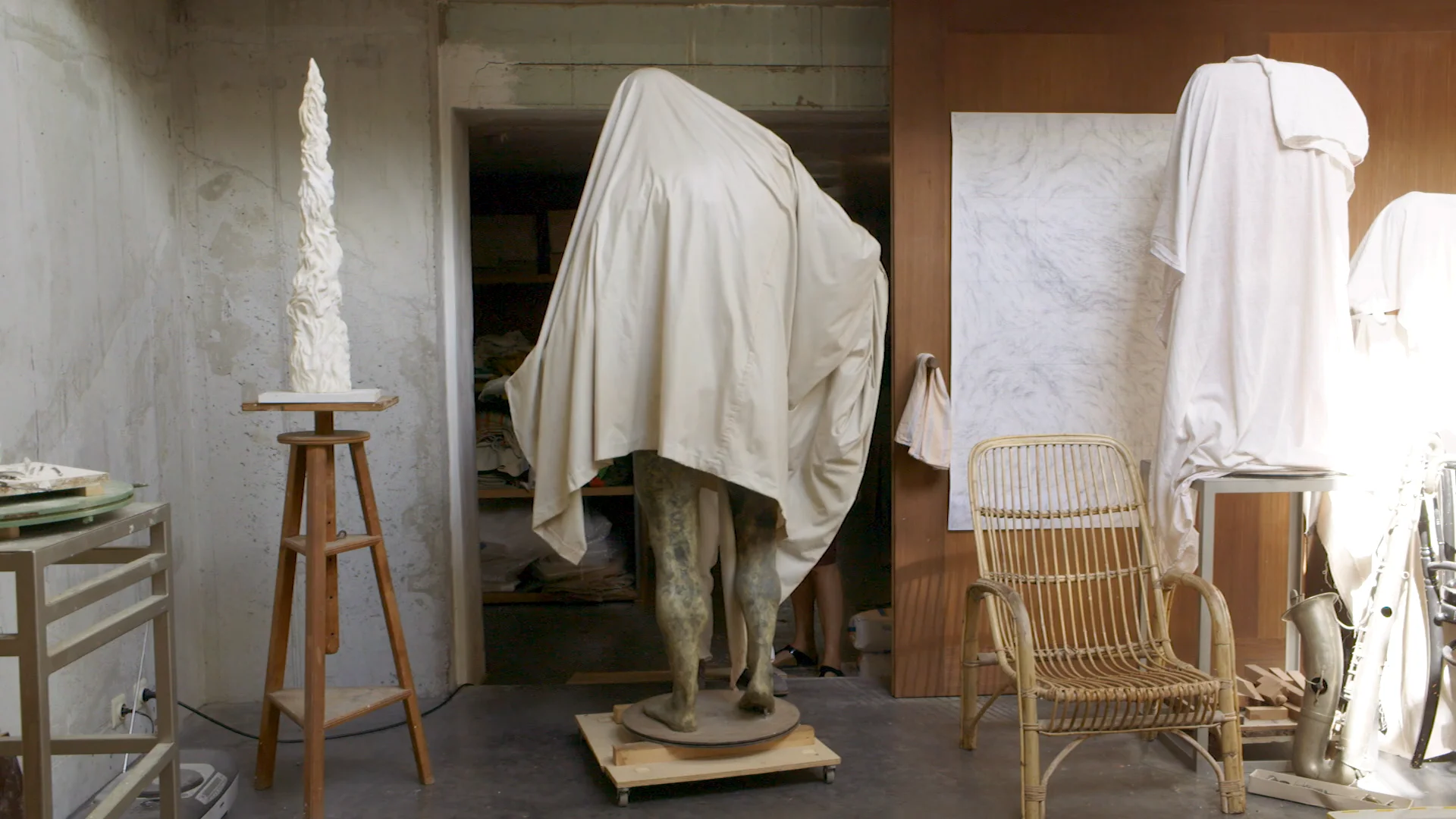 Trailer 'Sculture nel tempo. Philip Van Isacker's works in public space'