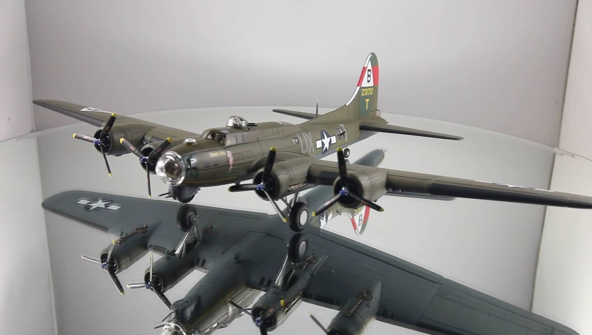 AA33320 B-17G Flying Fortress, USAAF 92nd BG, 327th BS, #42-31713 Snake ...