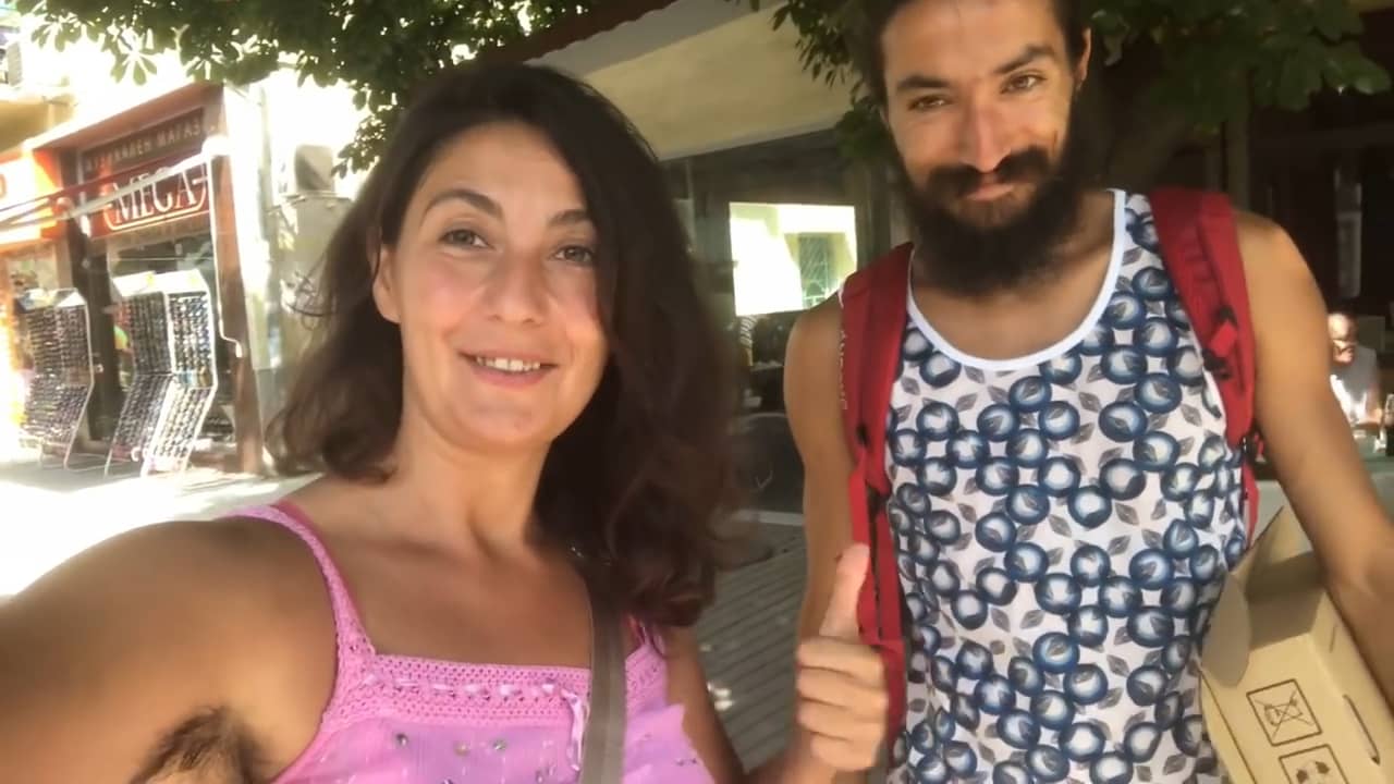 Tsetsi shows her Cameraman Jelio! تلبية مصور بلدي встретиться с ...